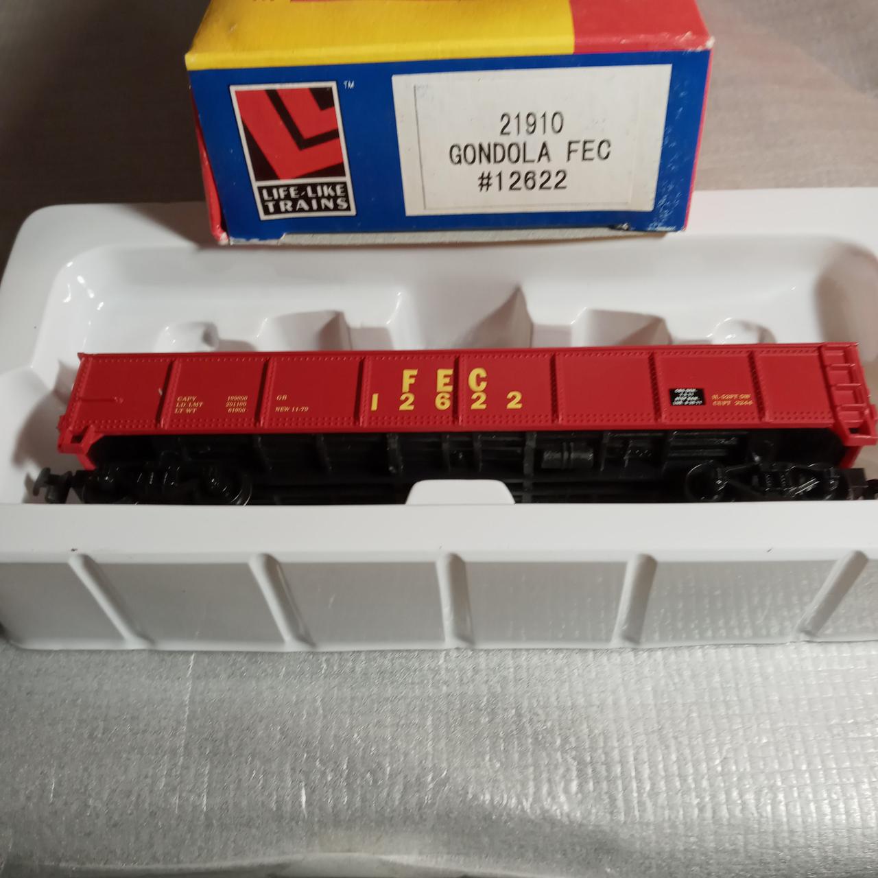 This is a Ho Scale 21910 Gondola FEC #12622 made... - Depop
