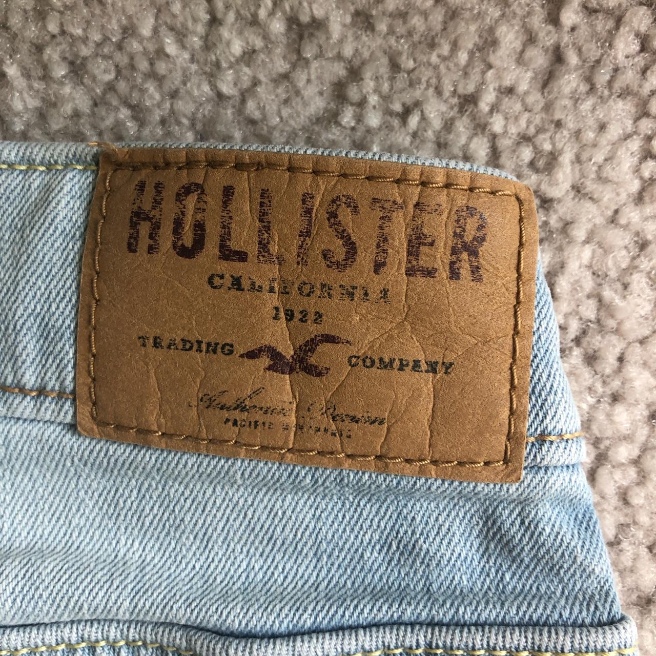 Light wash, low rise Hollister jeans! Loosely fitted... - Depop