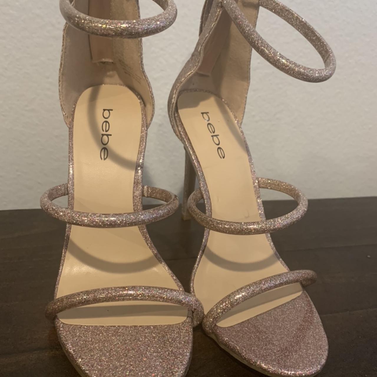 Used in good condition ***READ minor scraps on back... - Depop