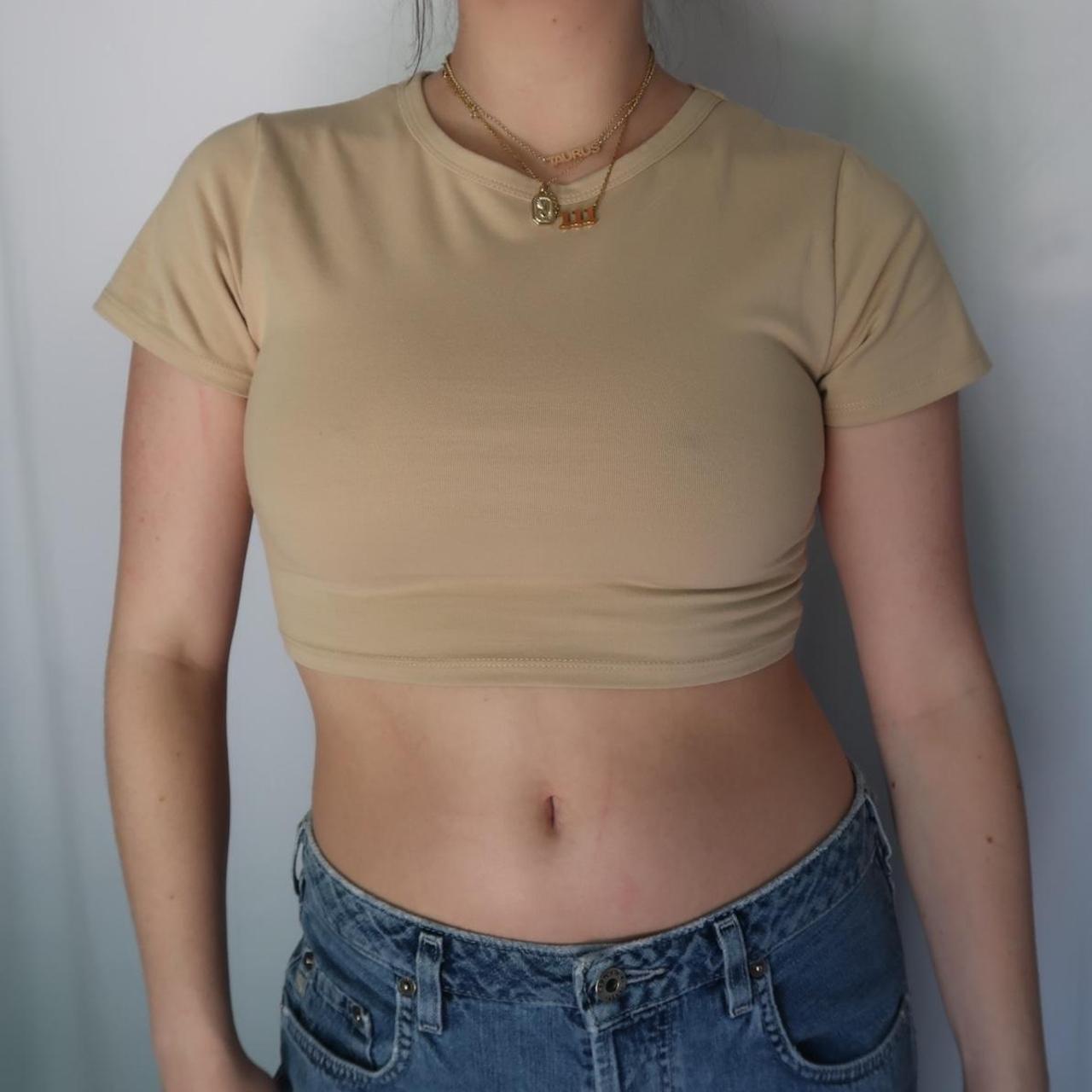 👡 TAN CROP TOP 👡 Tan/cream colored crop top that... - Depop