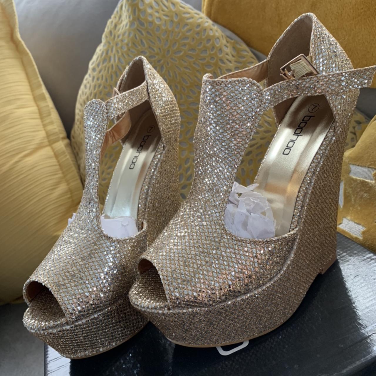 Boohoo gold glitter platform wedges never been worn... - Depop