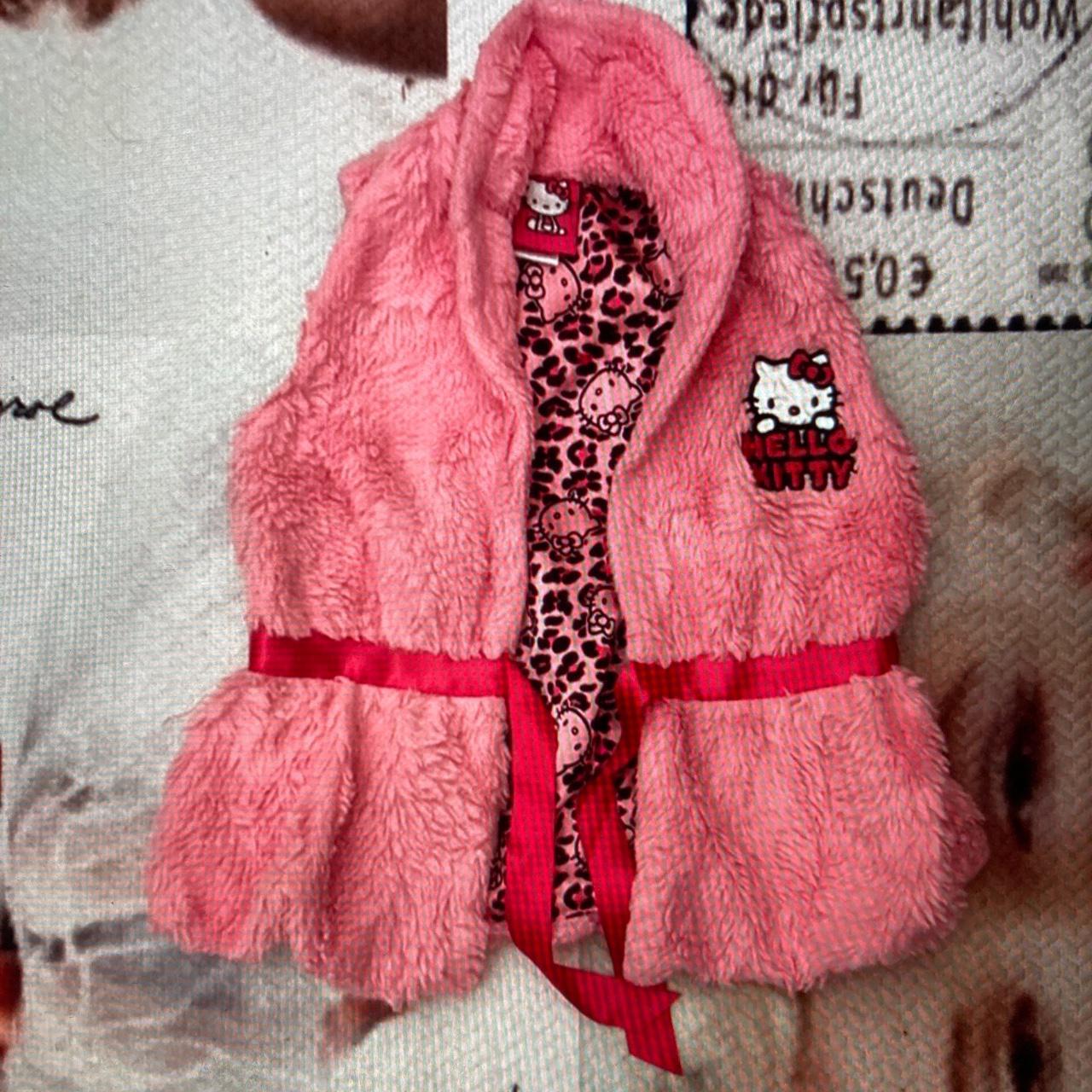 HELLO KITTY adorable pink furry vest in a size 3T,... - Depop
