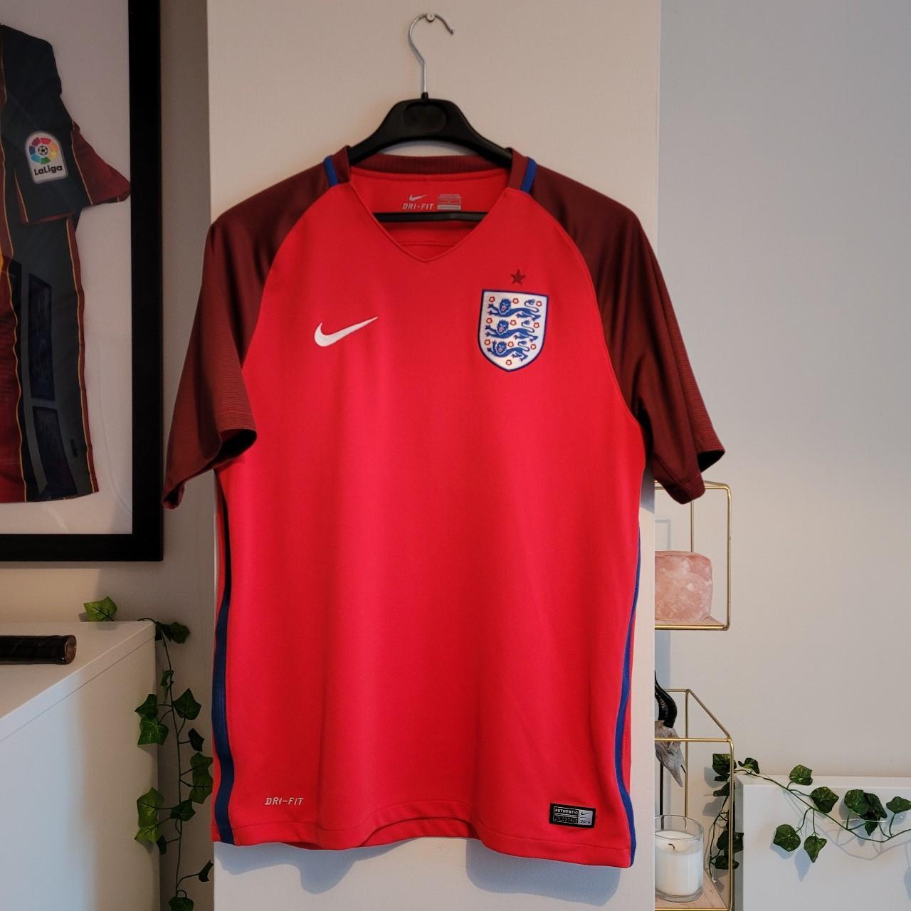 England Euro 2016 Away Football Shirt in size Large.... - Depop