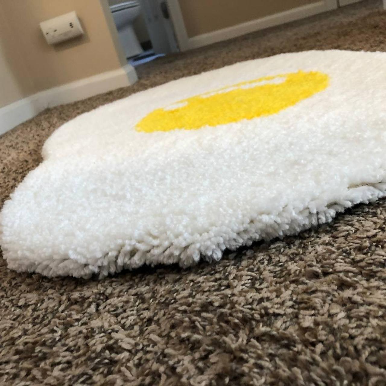 Custom made funky egg rug. Made by a professional... - Depop