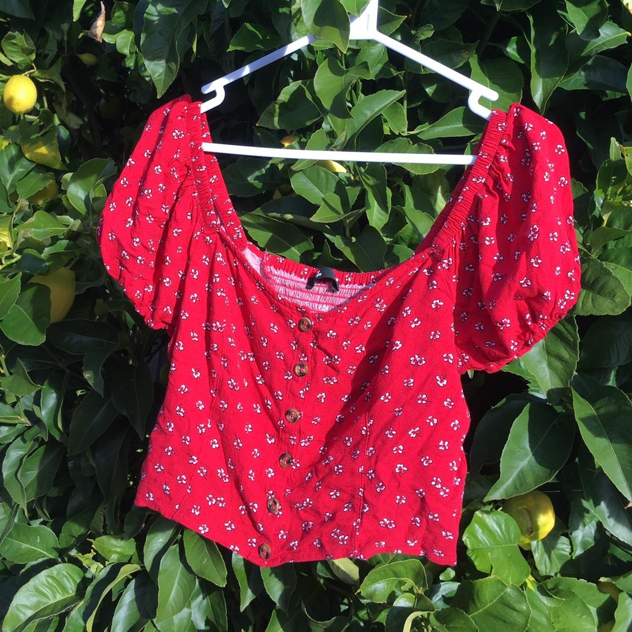 🌶RED FLORAL TOP🍒 Cute JAYJAYS red floral top Puffy... - Depop