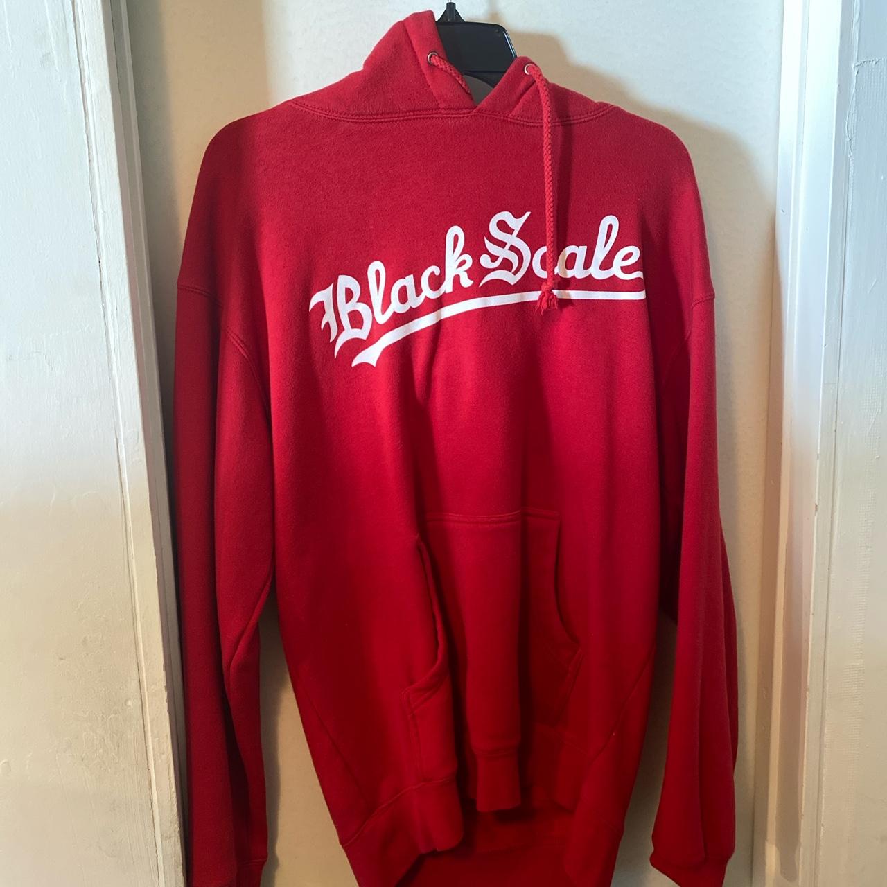 Black scale Medium - Depop