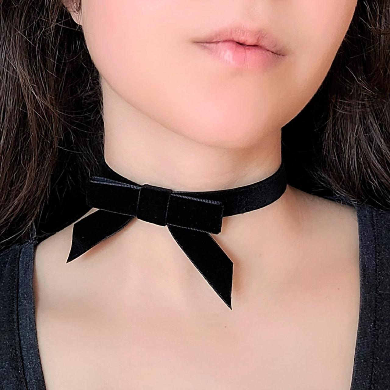 Bow tie choker necklace black store