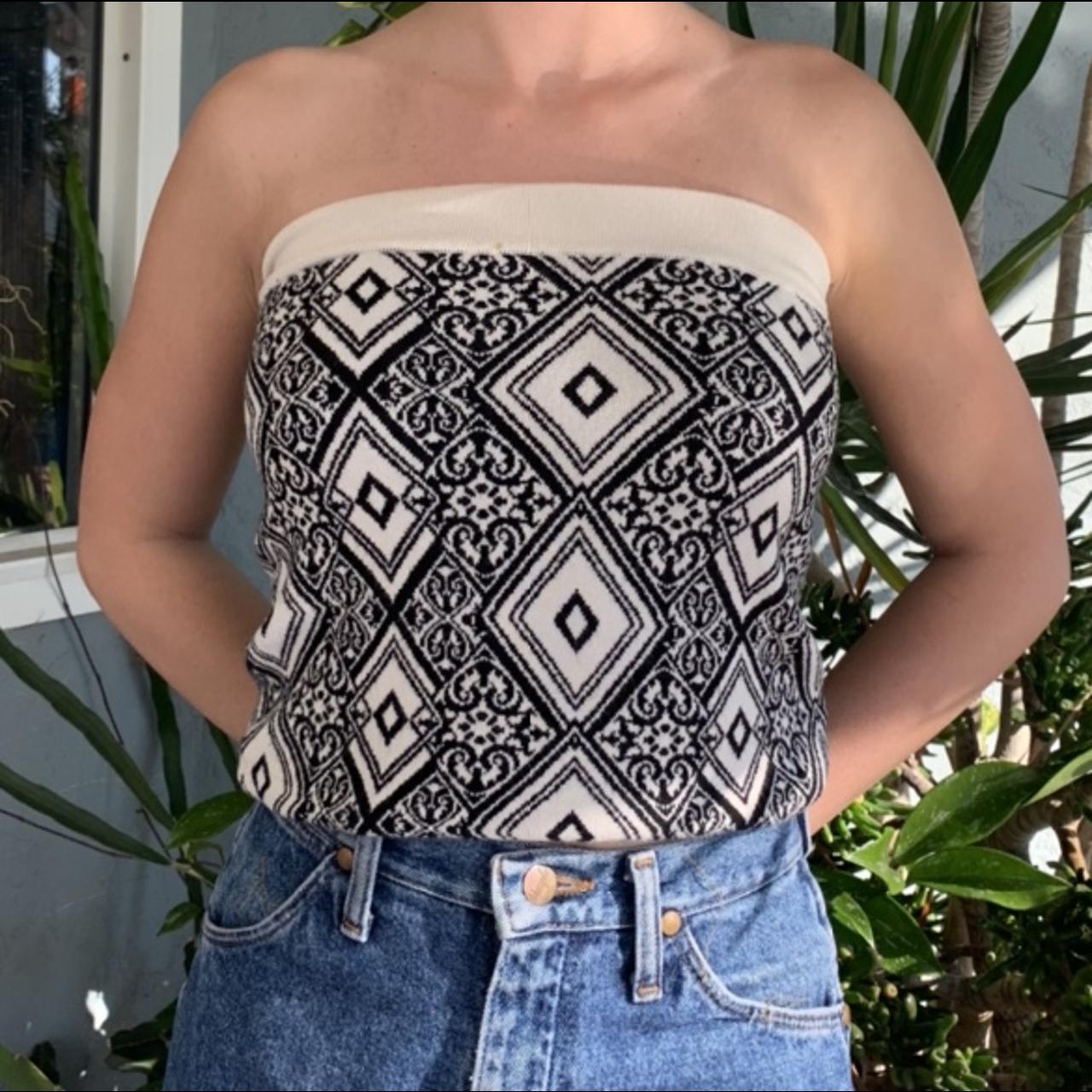 Beautiful vintage tube top •Thick and comfy... - Depop