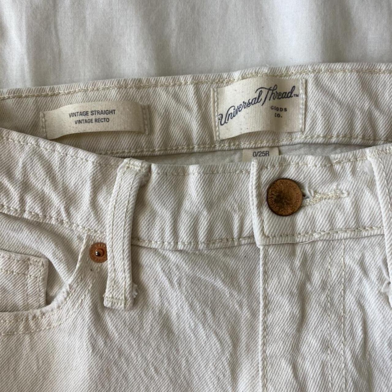 Universal Thread Women's White Jeans | Depop