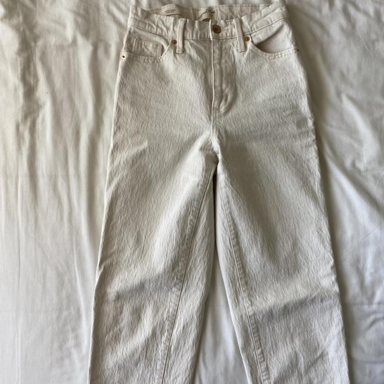 Universal Thread Women's White Jeans | Depop