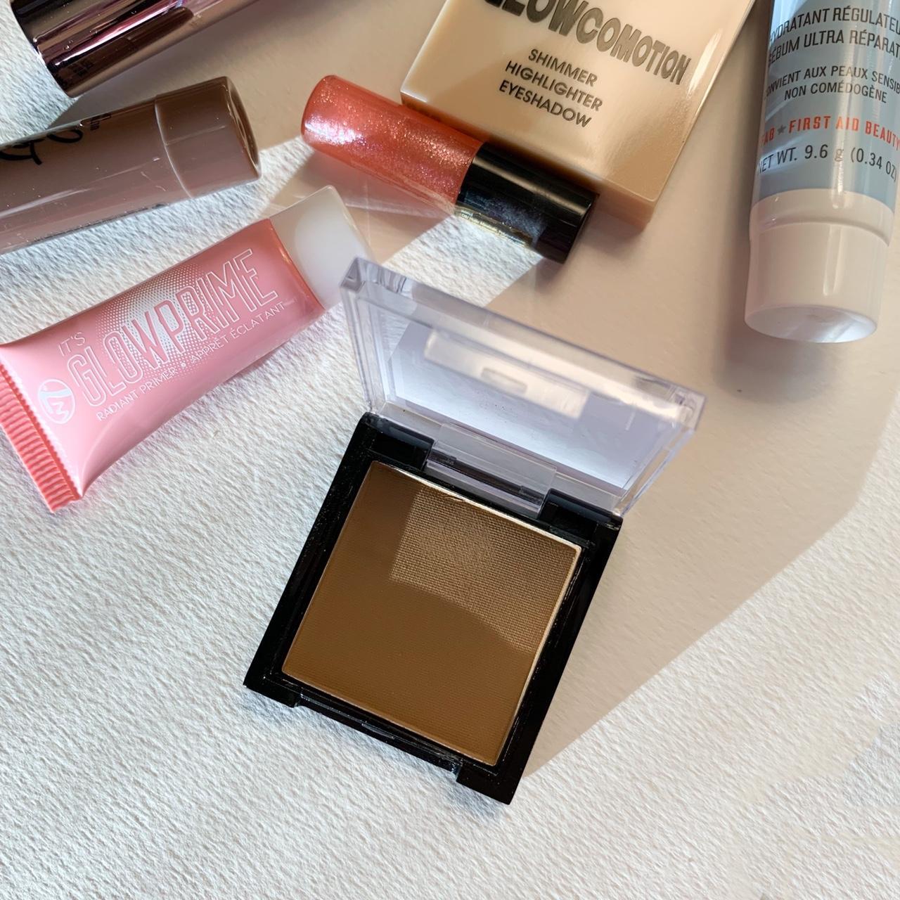 Mini makeup bundle W7 bronzer W7 highlight... - Depop