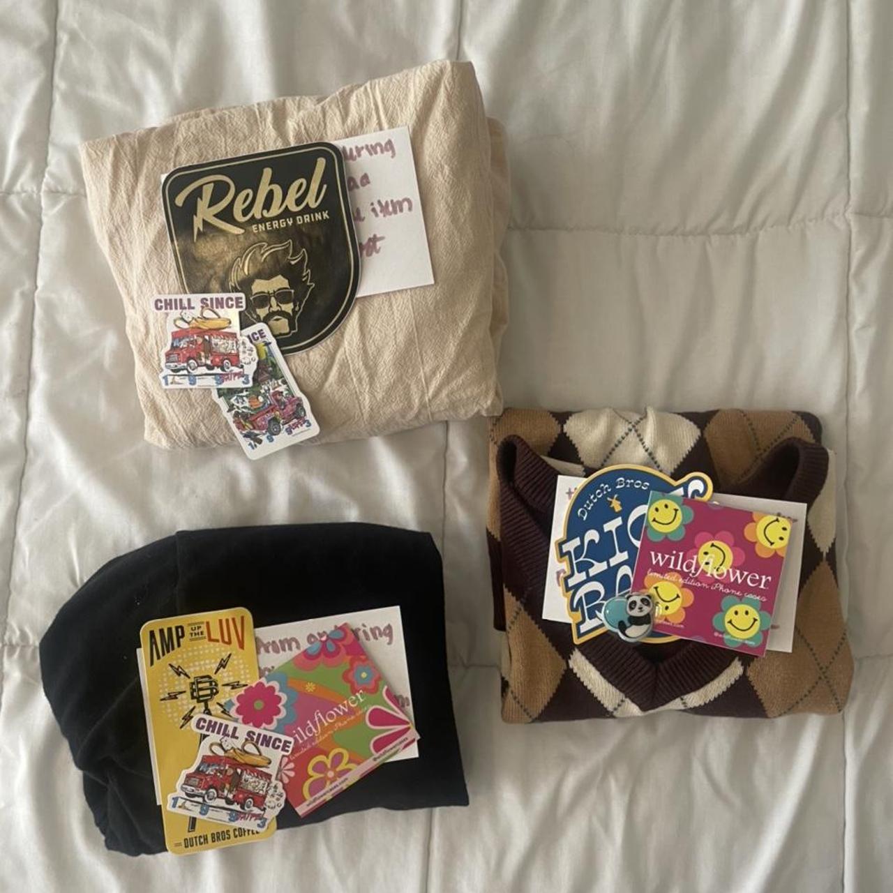 shipping out all orders today!!💗💗 do not buy wont be... - Depop