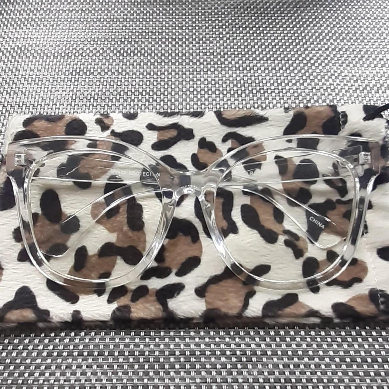 🐆 Clear, oversized, cat-eye eye frames. Clear lense.... - Depop