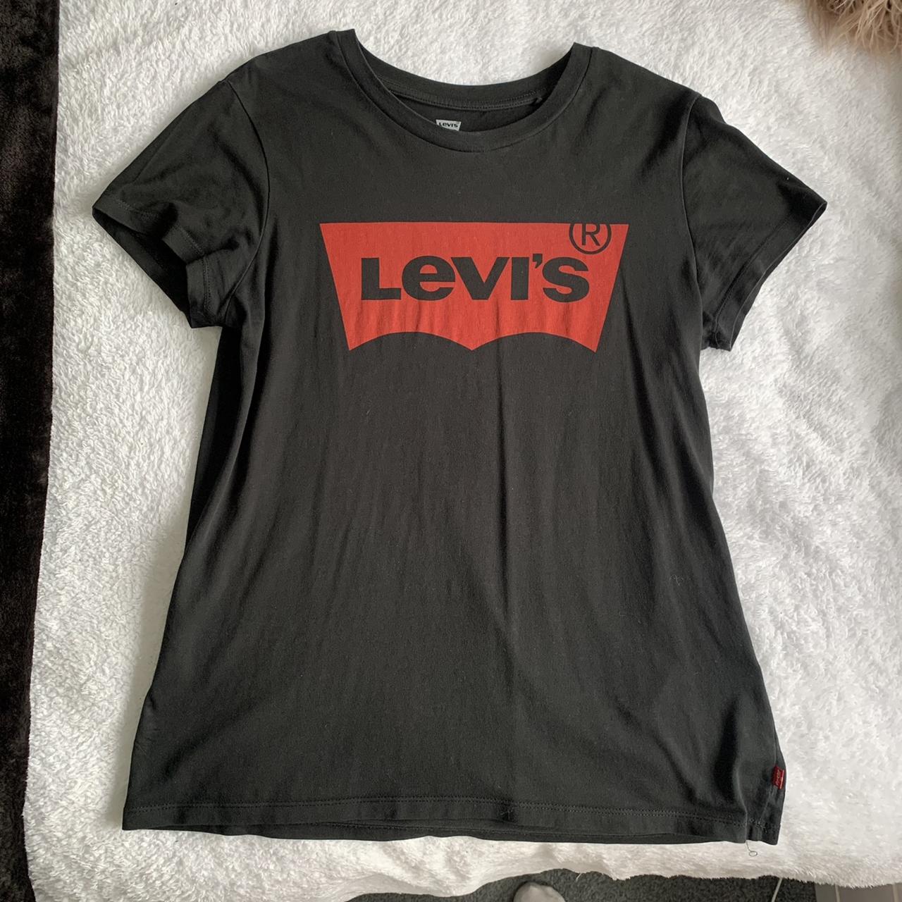 Levi’s black t shirt with red logo #levi’s #t-shirt - Depop