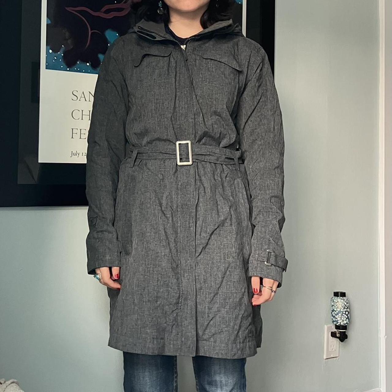 REI belted raincoat 🍓🎧 gray hearhered REI raincoat... - Depop