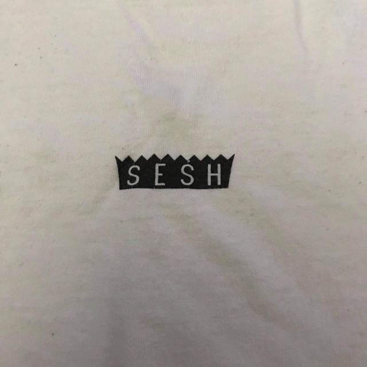 White Team Sesh printed logo T-shirt 8/10 condition... - Depop