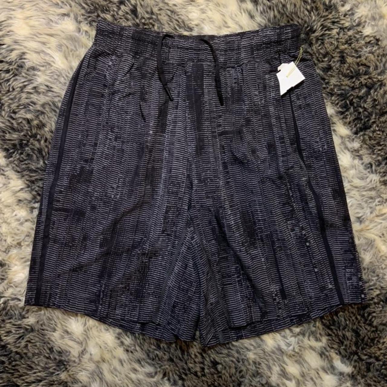 Men’s Medium Lululemon 2 Pocket Compression Lined... - Depop