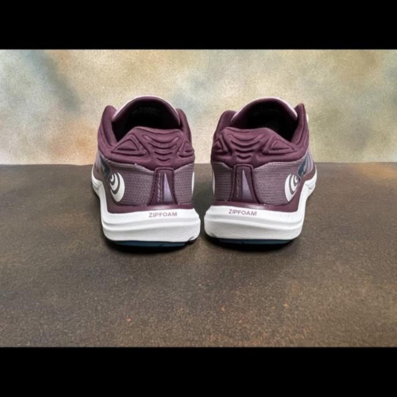 Topo Magnify 4 Women's Running Shoes. Size 9M These... - Depop