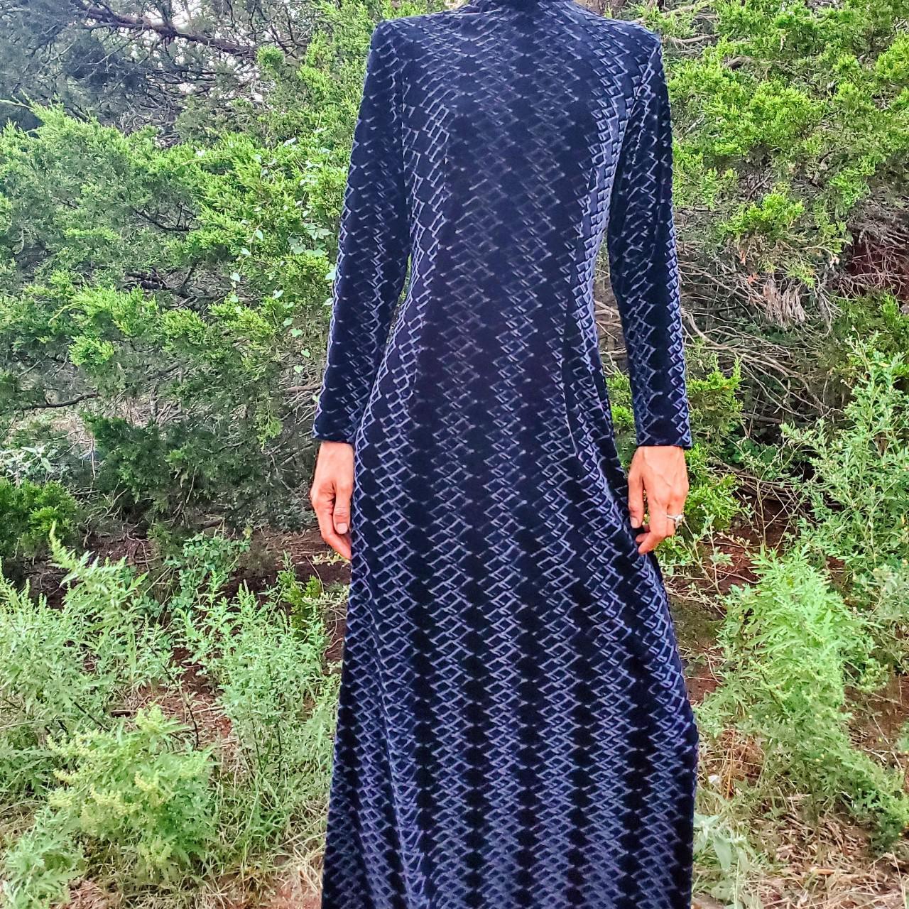 This is a boss dress. Super flattering with plenty... - Depop