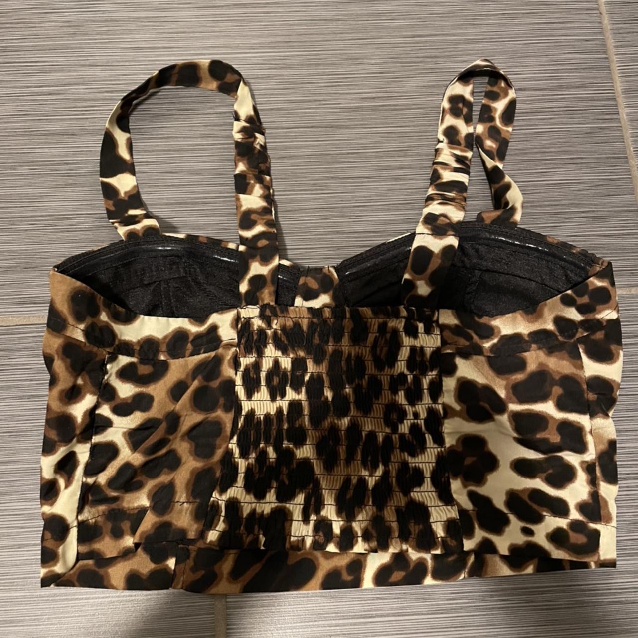 This is a stunning cheetah print crop top! - Depop