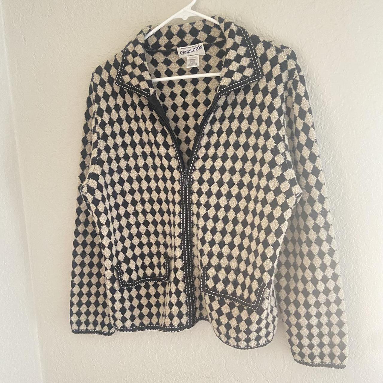 Pendleton Women's Black and White Jacket | Depop