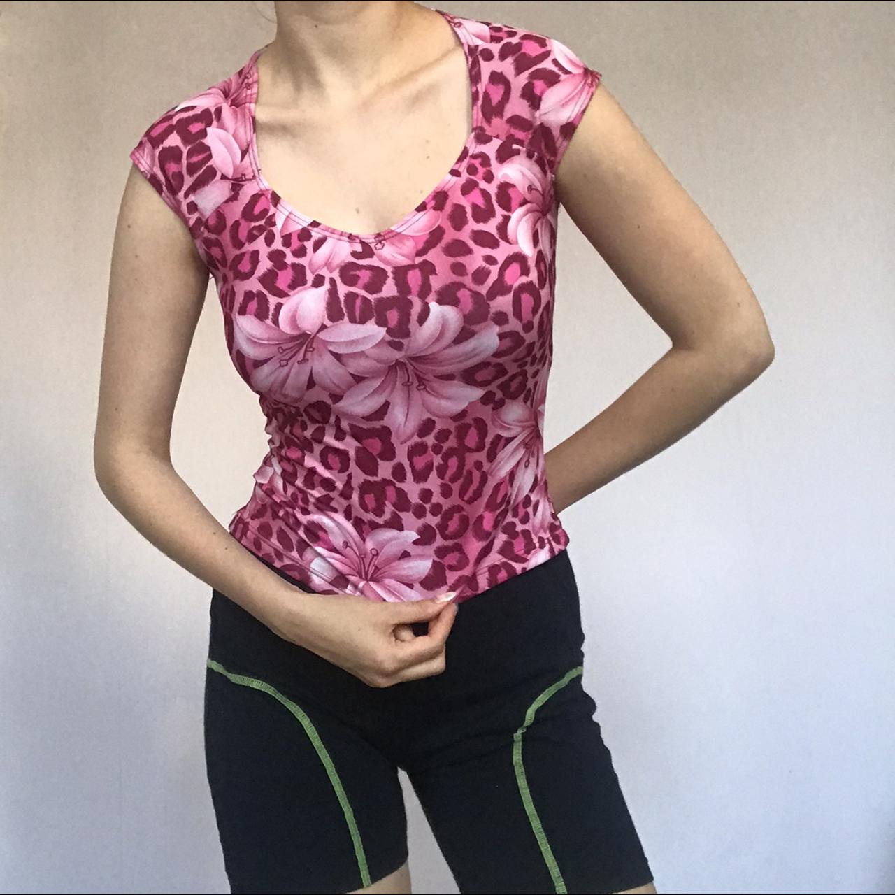 Vintage y2k pink graphic top💞 - by: Finesse - Size M... - Depop
