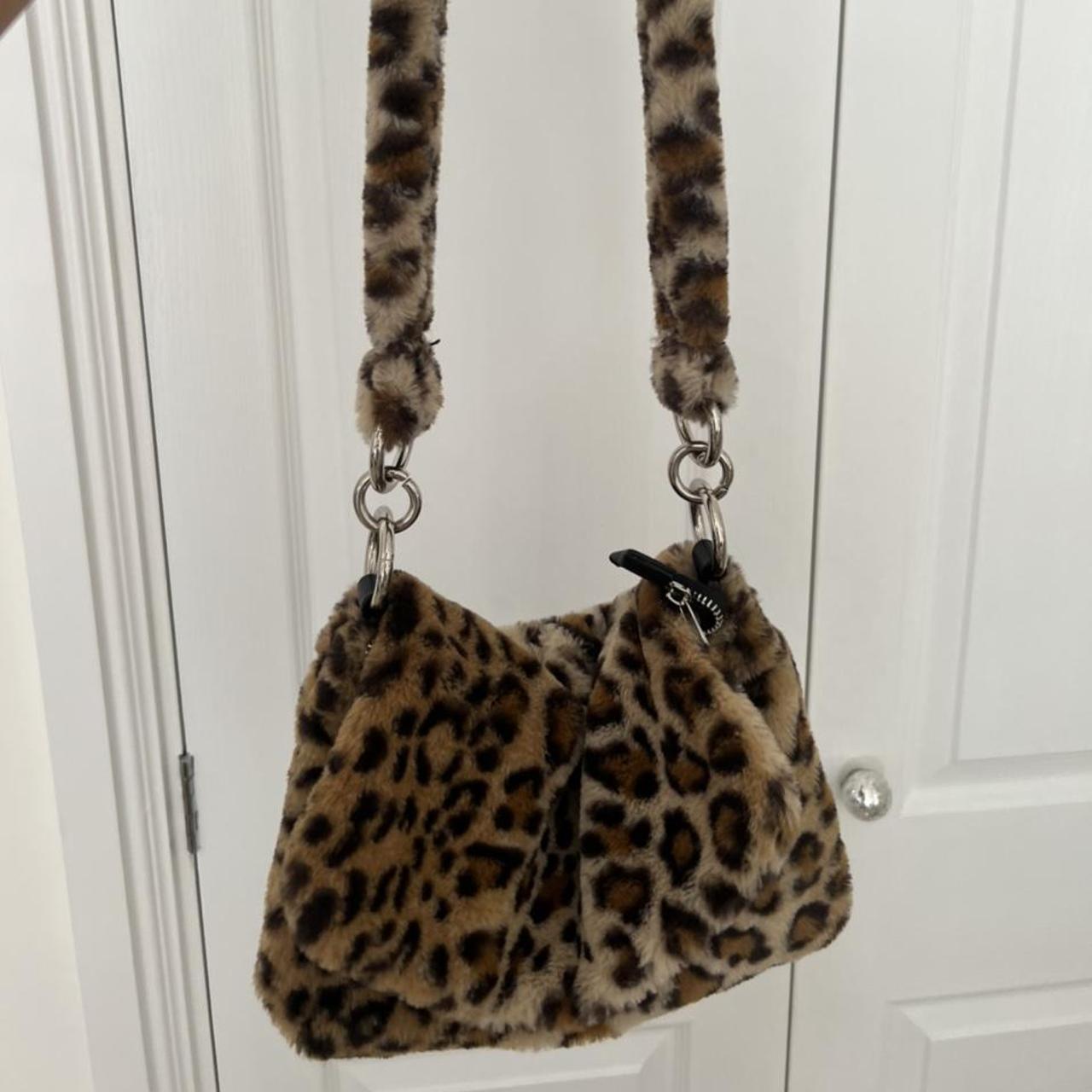 Top shop leopard print fluffy bag Never worn - Depop
