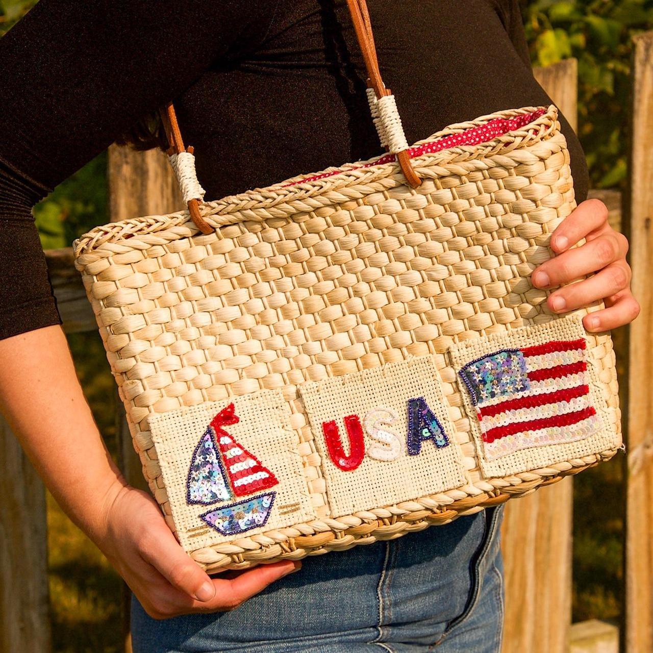 Vintage USA Straw Bag 🇺🇸 Super cute vintage straw... - Depop