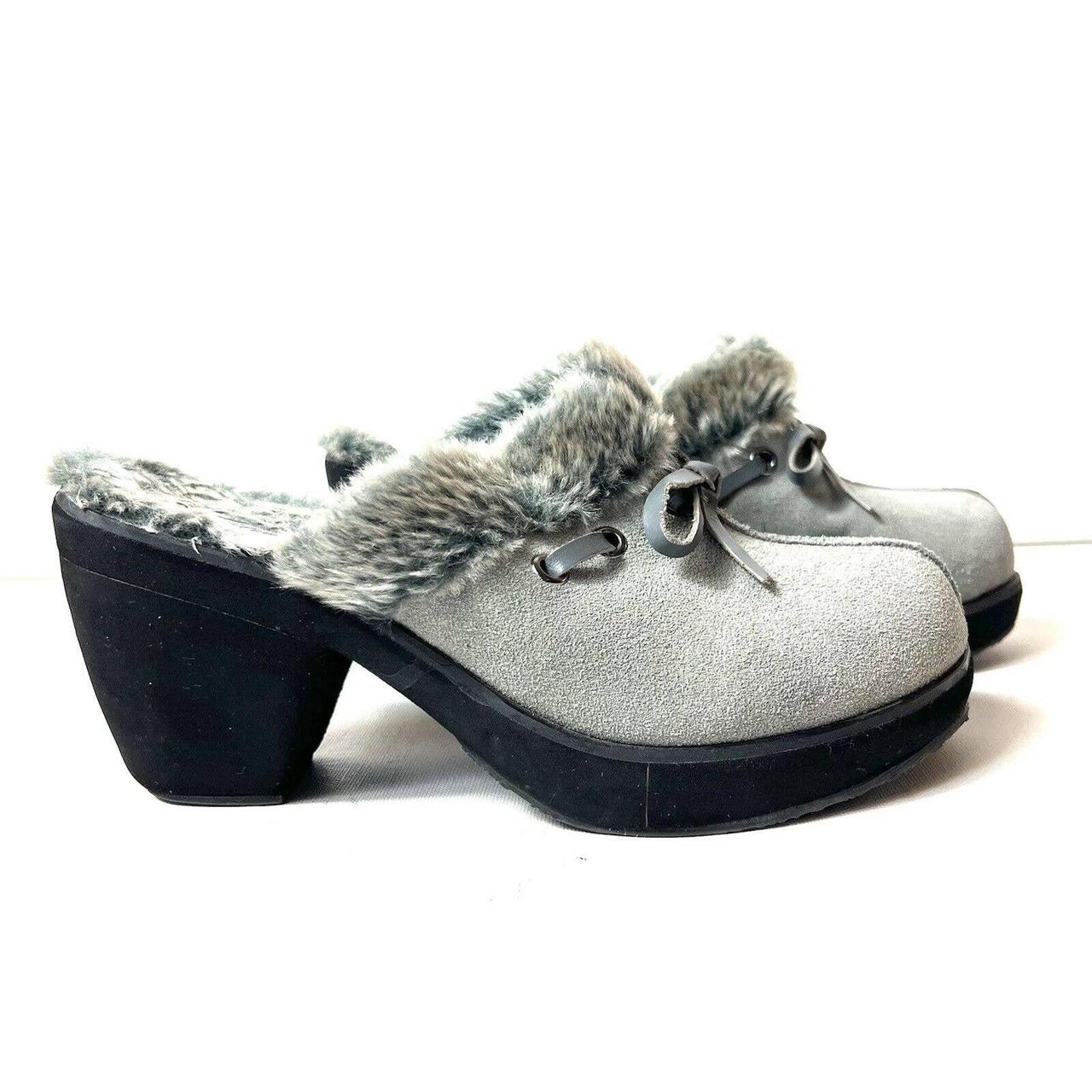 SKECHERS Women's Gray Suede Clogs Shoe Casual Size 7... - Depop