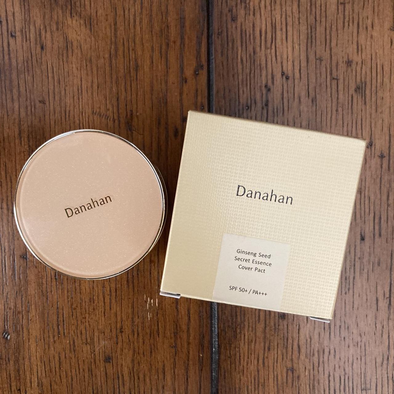 DANAHAN Ginseng Essence Cover Compact + 2... - Depop