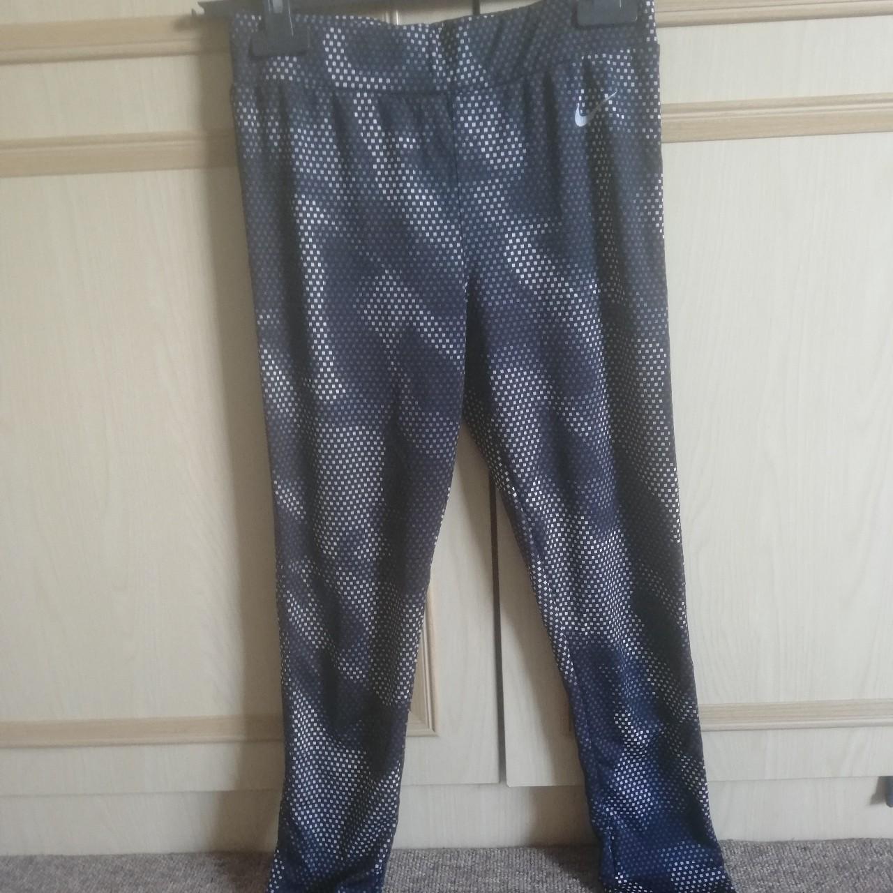 Nike silky feel gym leggings size medium - Depop