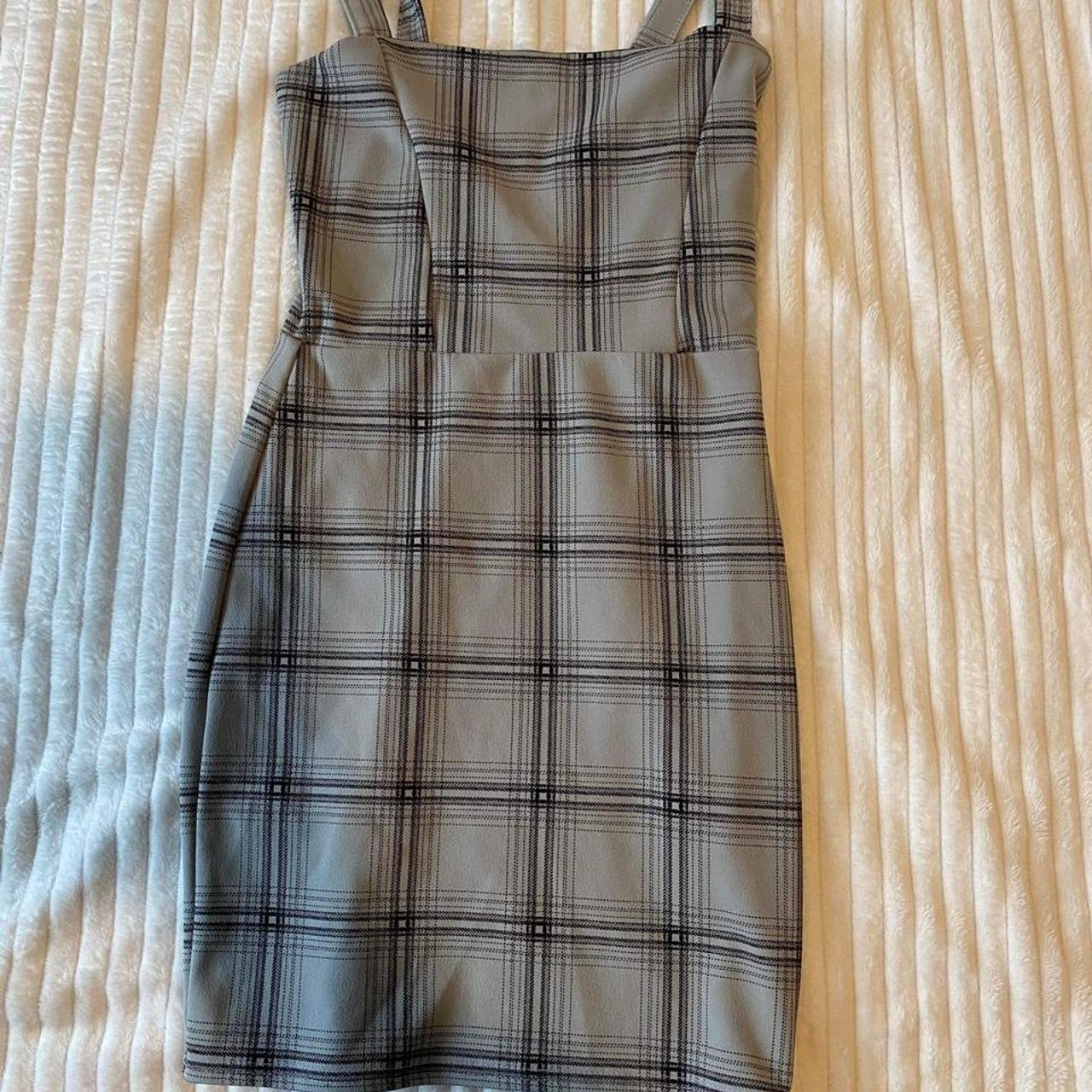 Grey crepe check pinafore dress Never been... - Depop