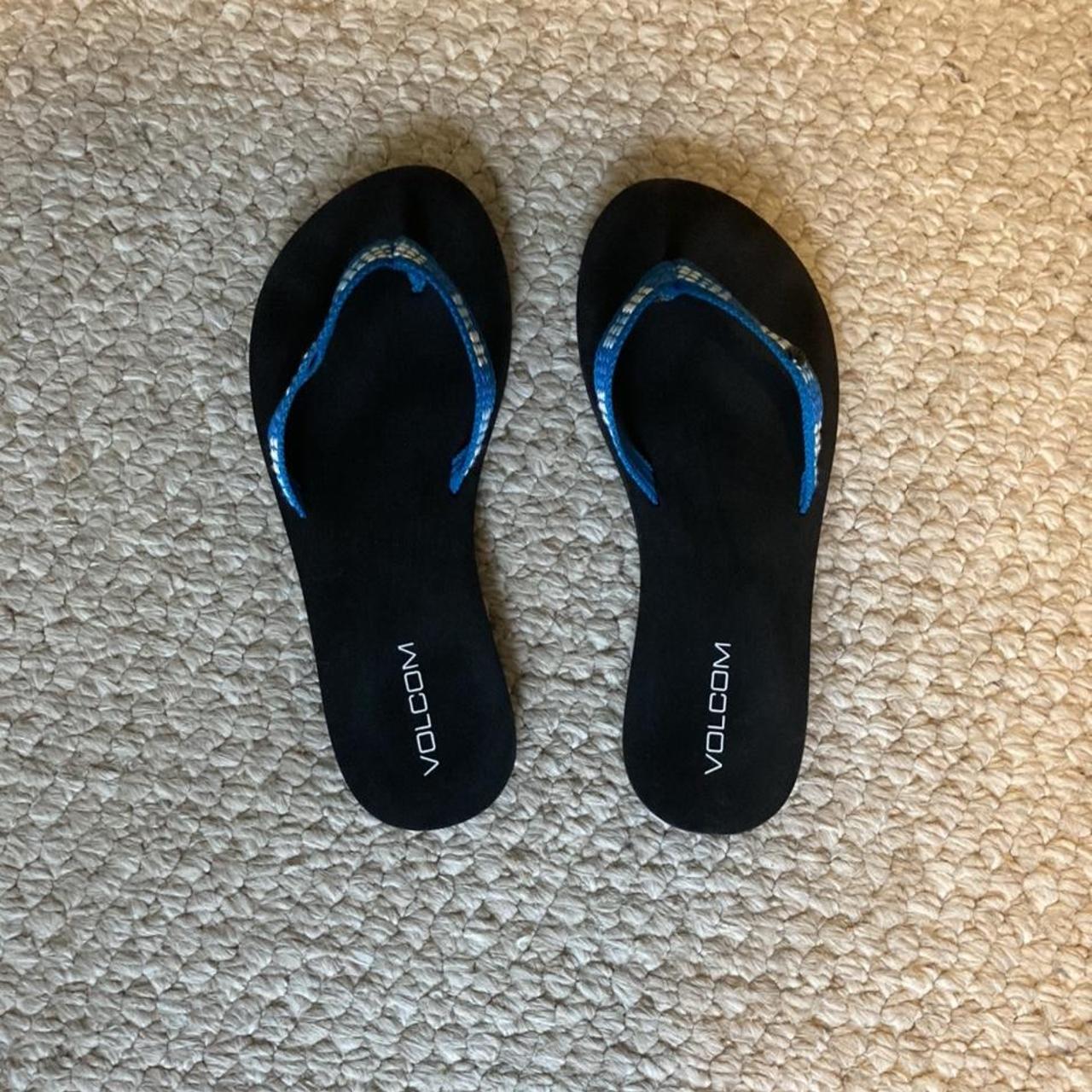 Volcom Women's Black and Blue Flipflops | Depop