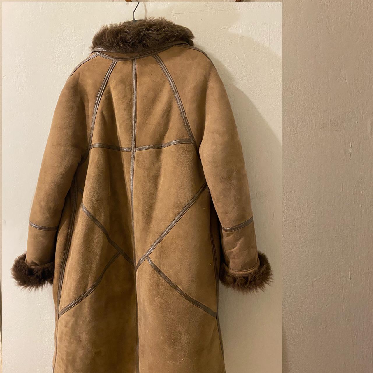 Super beautiful faux fur coat. Perfect for winter.... - Depop