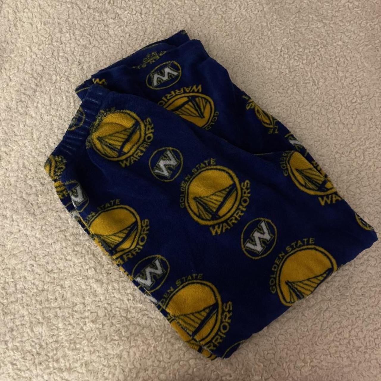 Nike Women's Blue and Yellow Pajamas | Depop