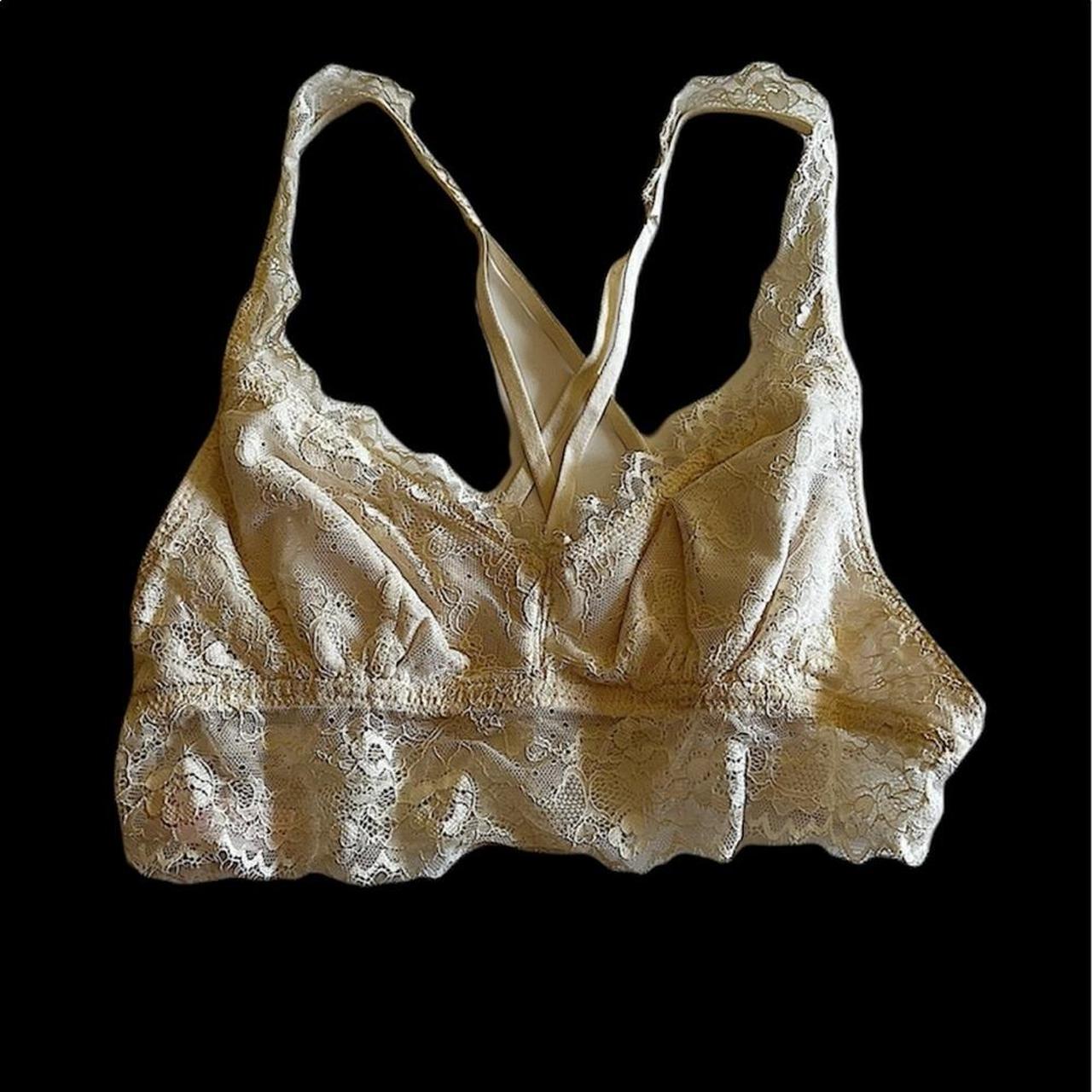 Candie's Women's Cream Bra | Depop