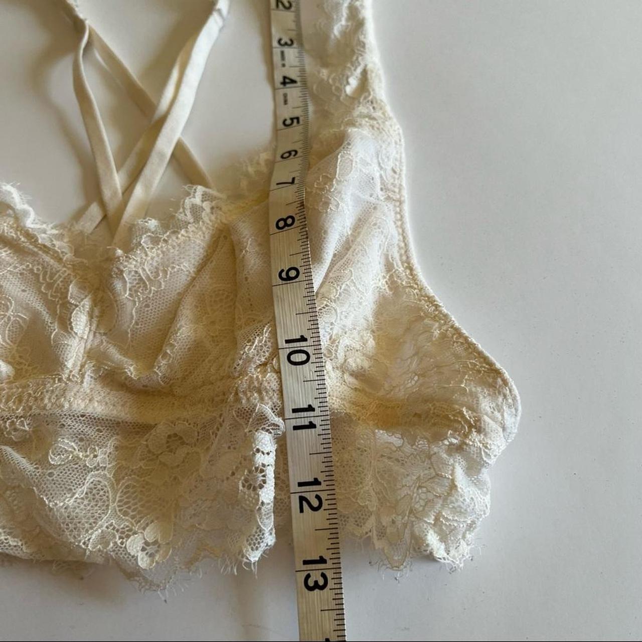 Candie's Women's Cream Bra | Depop