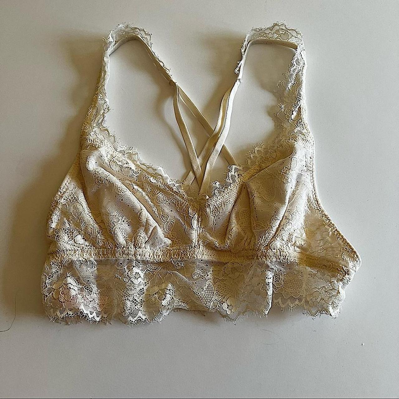Candie's Women's Cream Bra | Depop