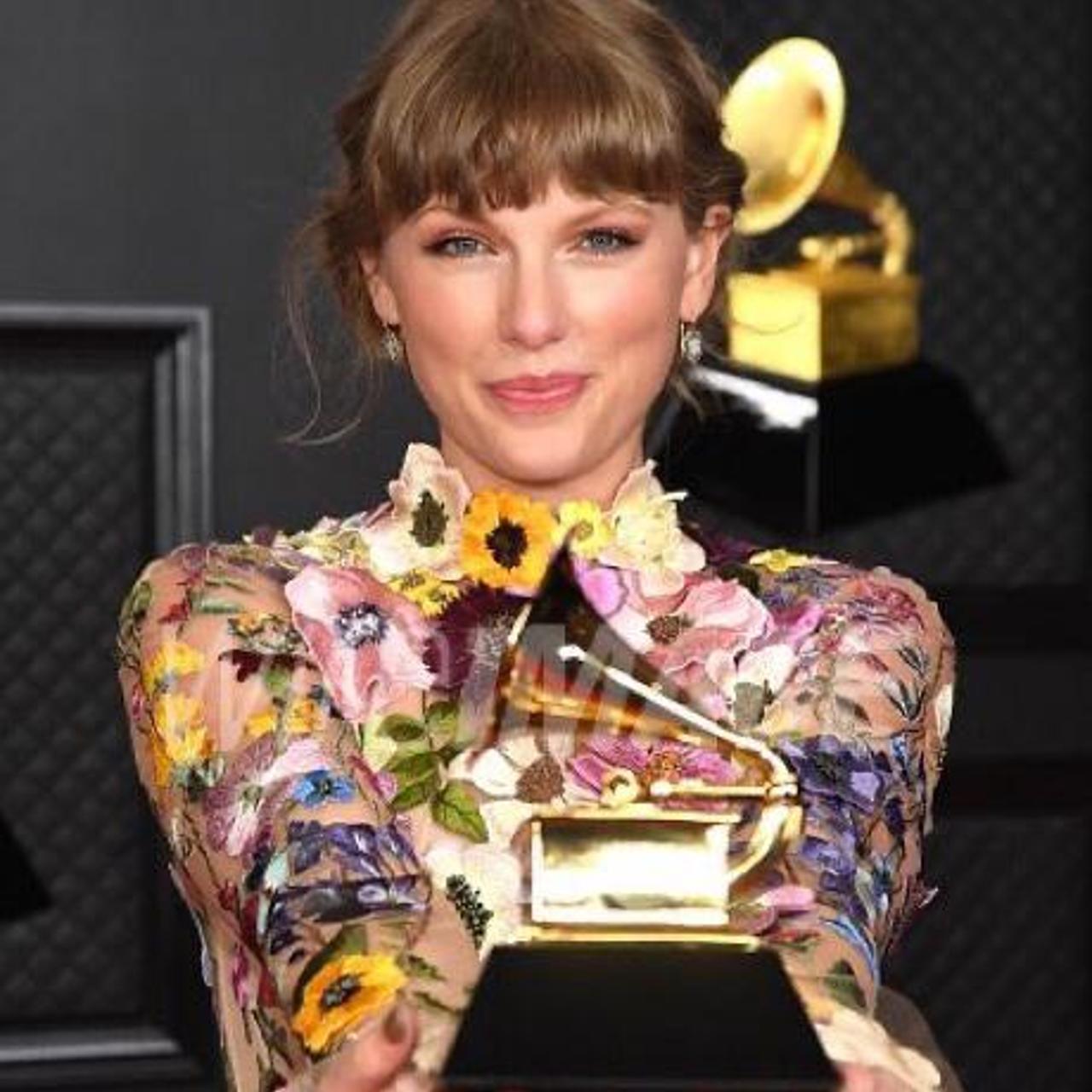 Two taylor swift lithographs of your choice Dm what... - Depop