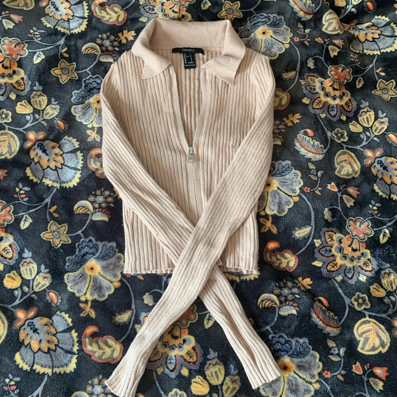 Adjustable styles. Zipper in front. Slim fit cropped... - Depop