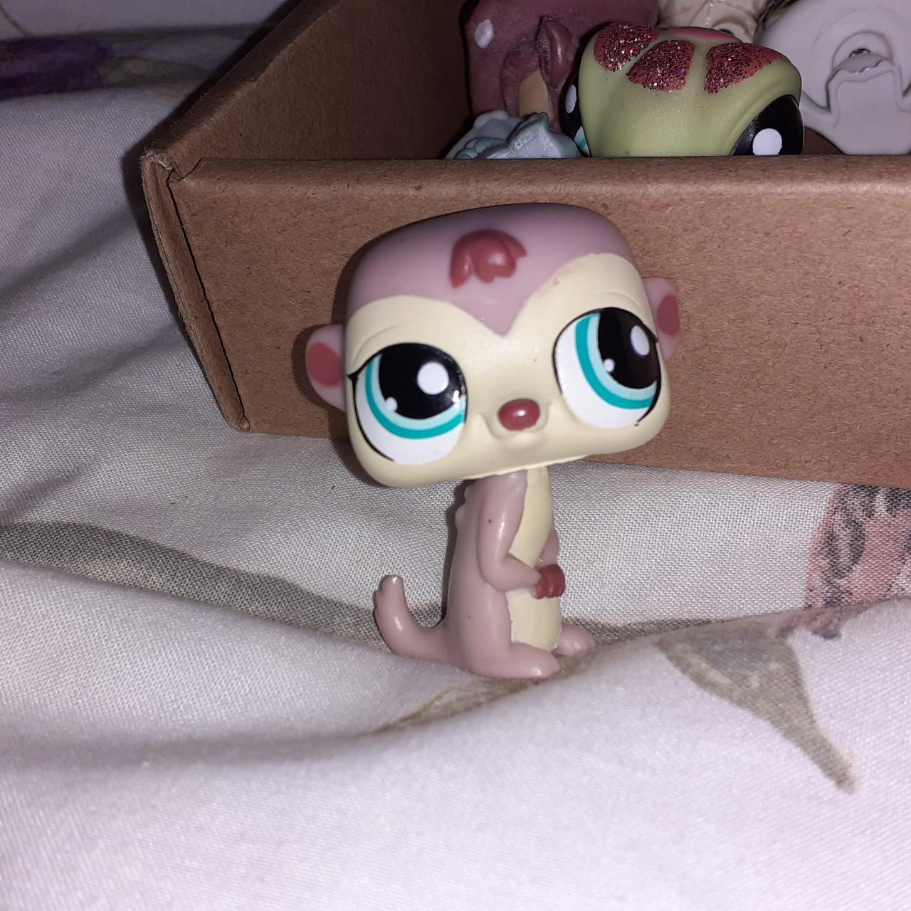 Littlest pet shop meerkat store
