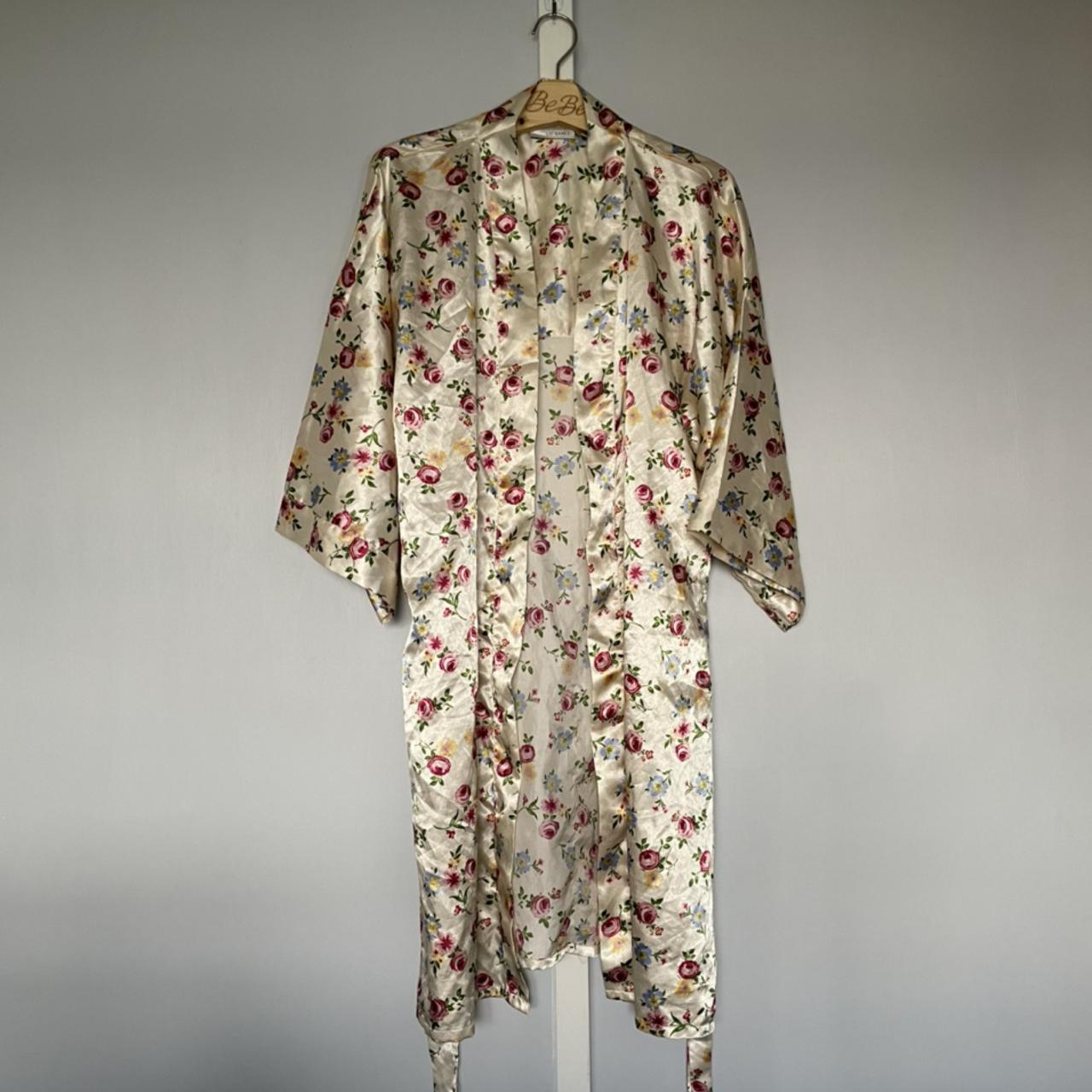 Beautiful floral satin robe Size XL FREE SHIPPING - Depop