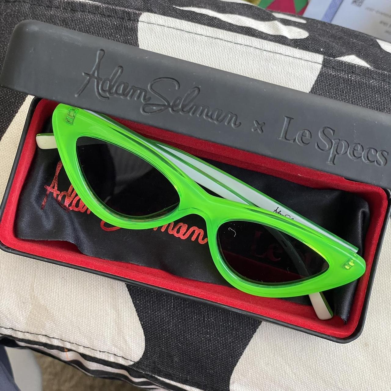 Le Specs Women's Green Sunglasses | Depop