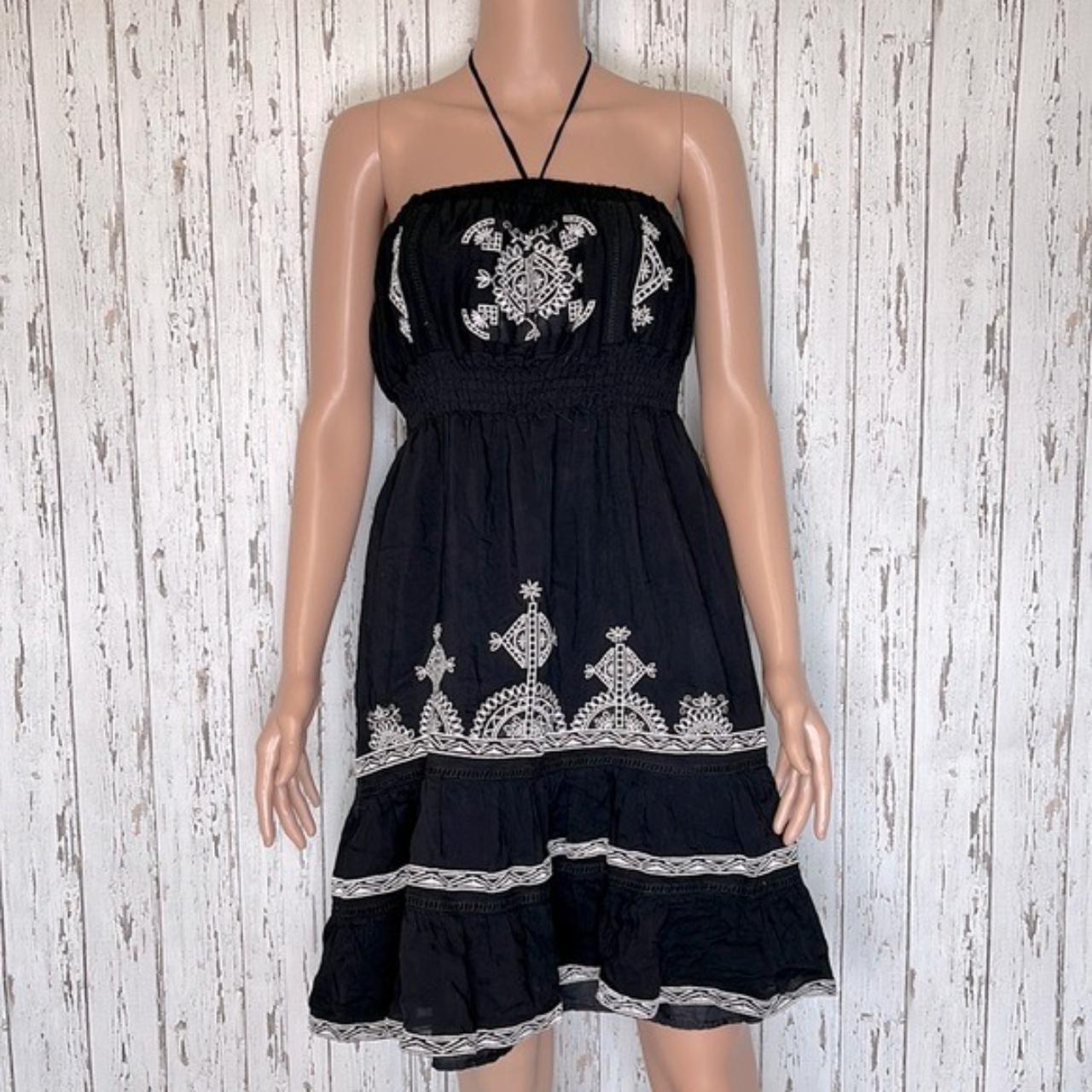 BODY CENTRAL Black and white fit and flare tube top... - Depop