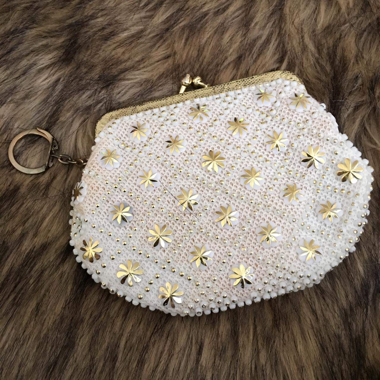 Ships FREE! Super Cute Vintage Change Purse!... - Depop