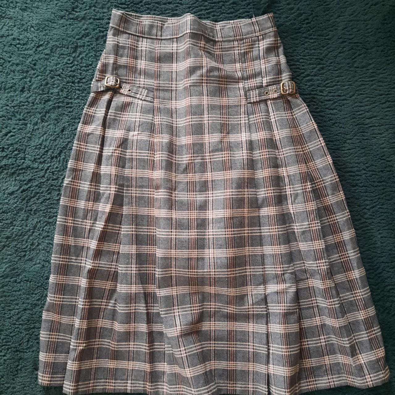 Gorgeous Aida Zak London preppy midi skirt, size UK... - Depop