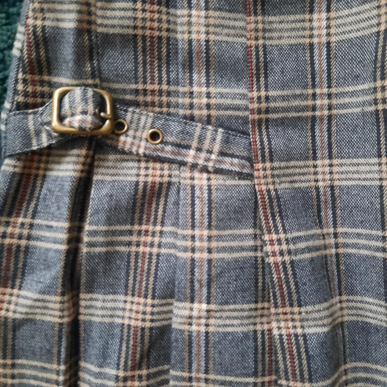 Gorgeous Aida Zak London preppy midi skirt, size UK... - Depop