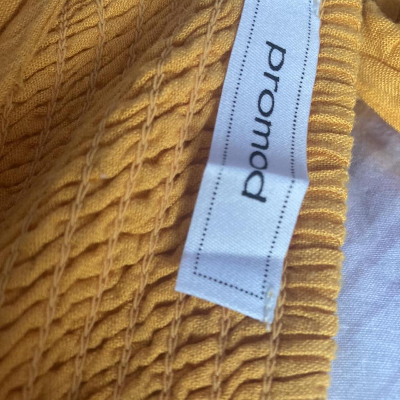 ⋆ ˚｡⋆୨୧˚flowy yellow tank top ˚୨୧⋆｡˚ ⋆ -never worn... - Depop