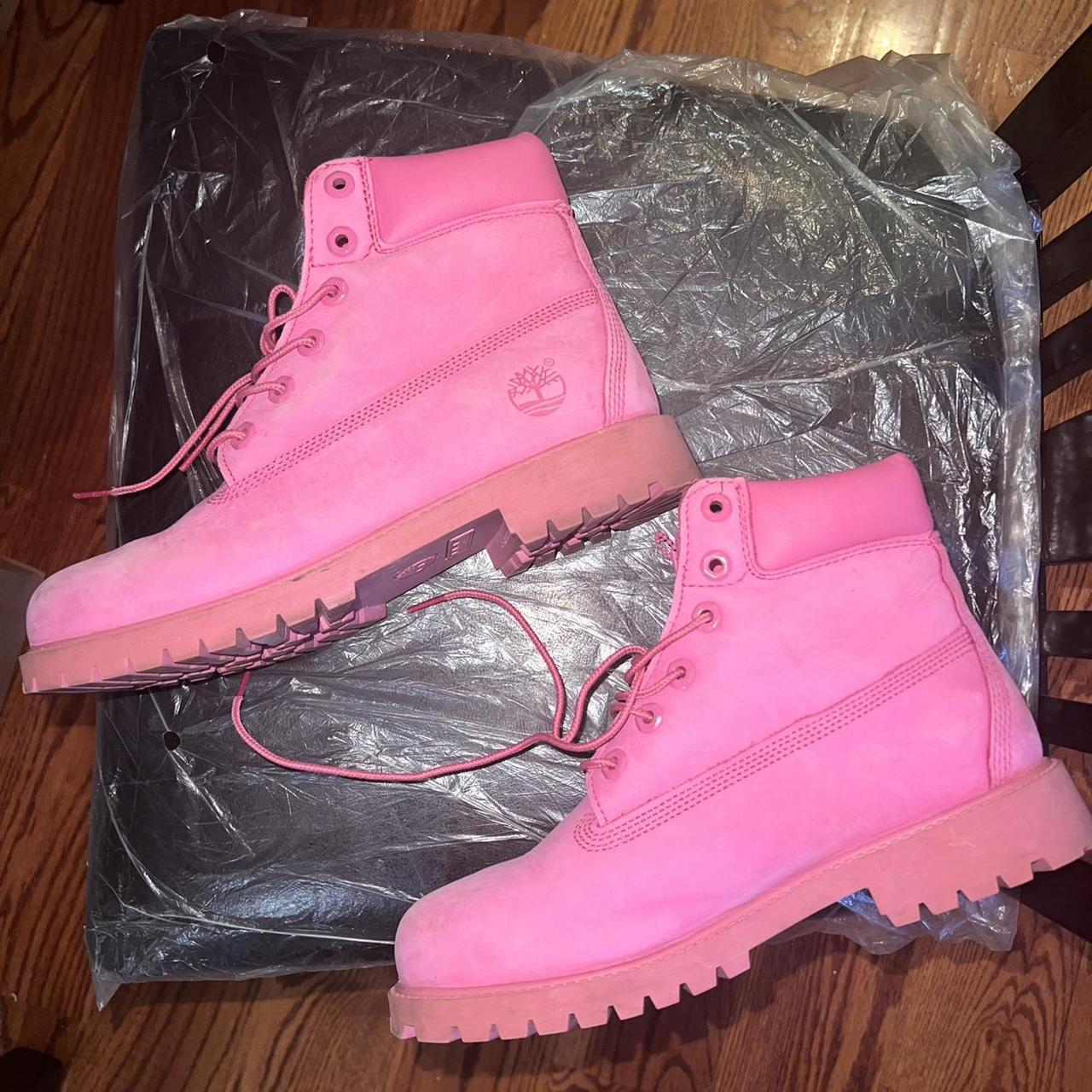 Pink timberlands in size 5.5. Pls use depop payment... - Depop