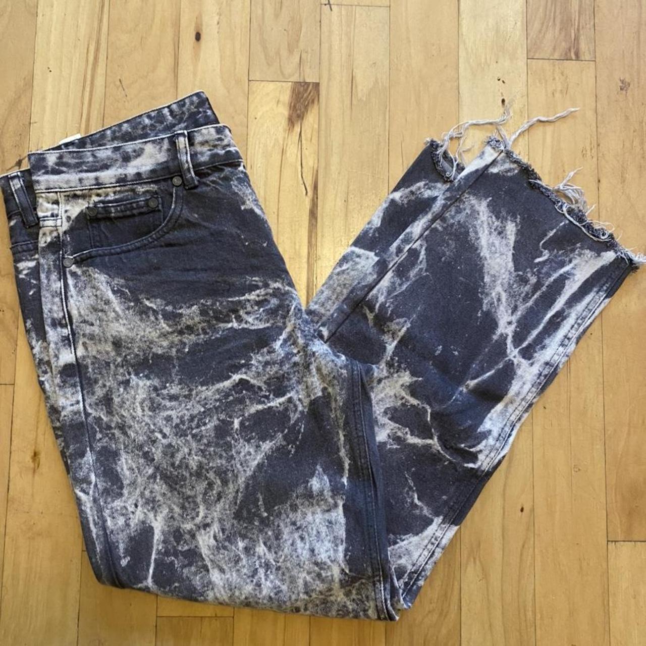 Acid wash denim with the frayed bottoms‼️‼️‼️ Baggy... - Depop
